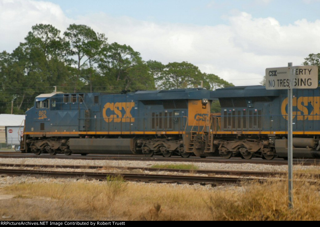 CSX 862 and 949